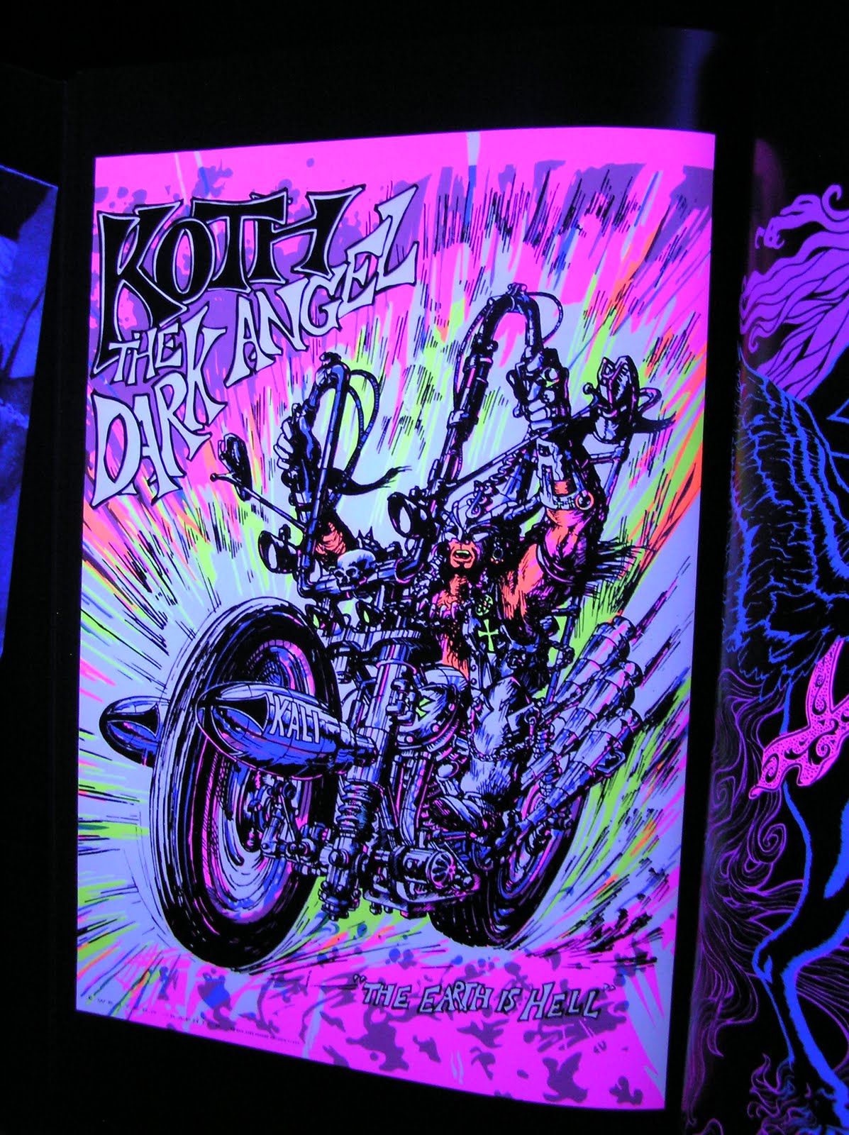 Glorious Trash: Ultraviolet: 69 Blacklight Posters from the Aquarian ...
