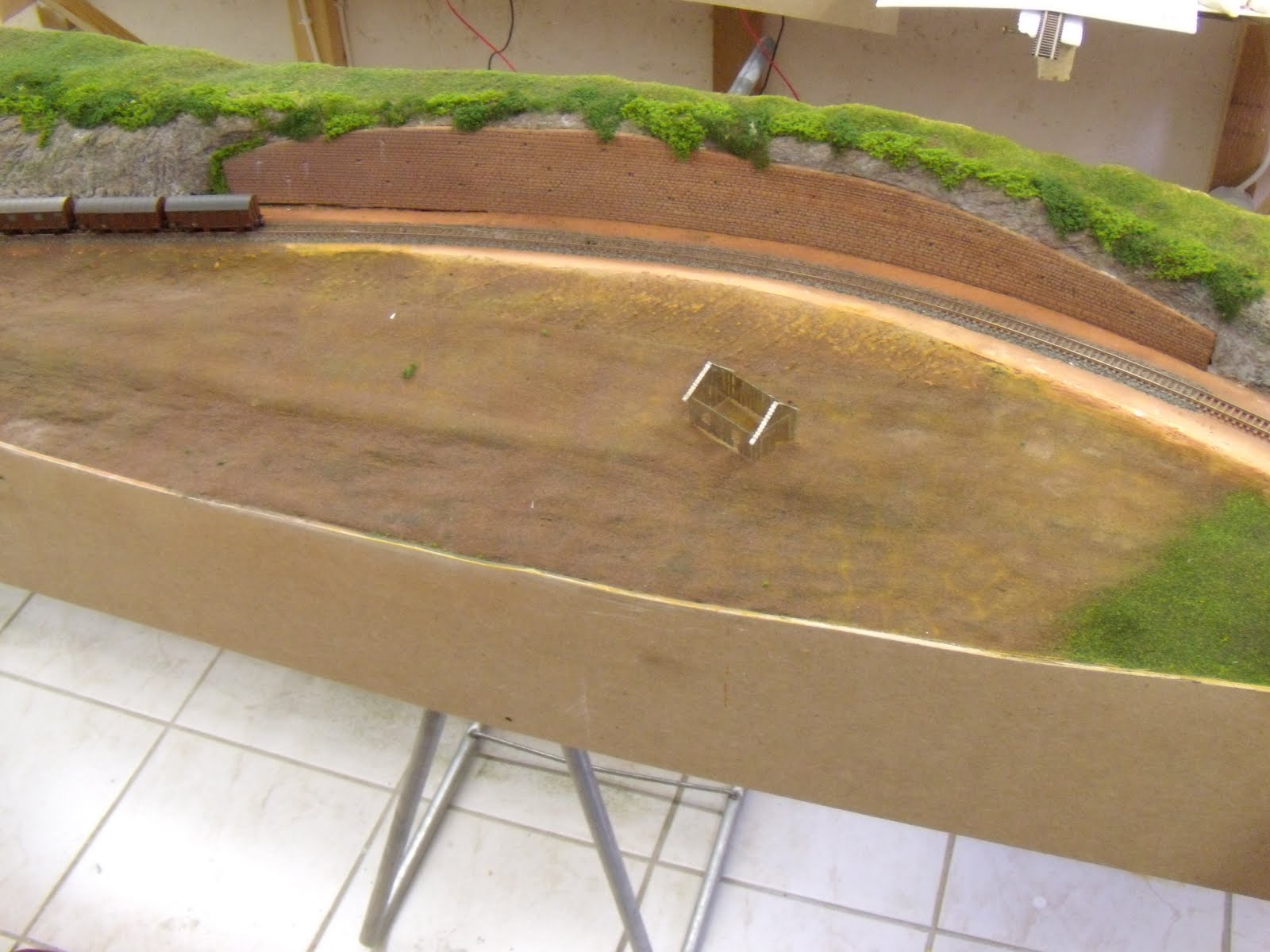 Denivhaupt réseau en N: Mur de soutènement à l'echelle n en depron