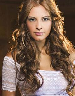 MISS Pendejadas: LAURA ACUÑA AL ALTAR DE NUEVO