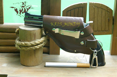 Gun lighter Agent: .357 Magnum Revolver Gun Shaped Lighter with Hand Casing