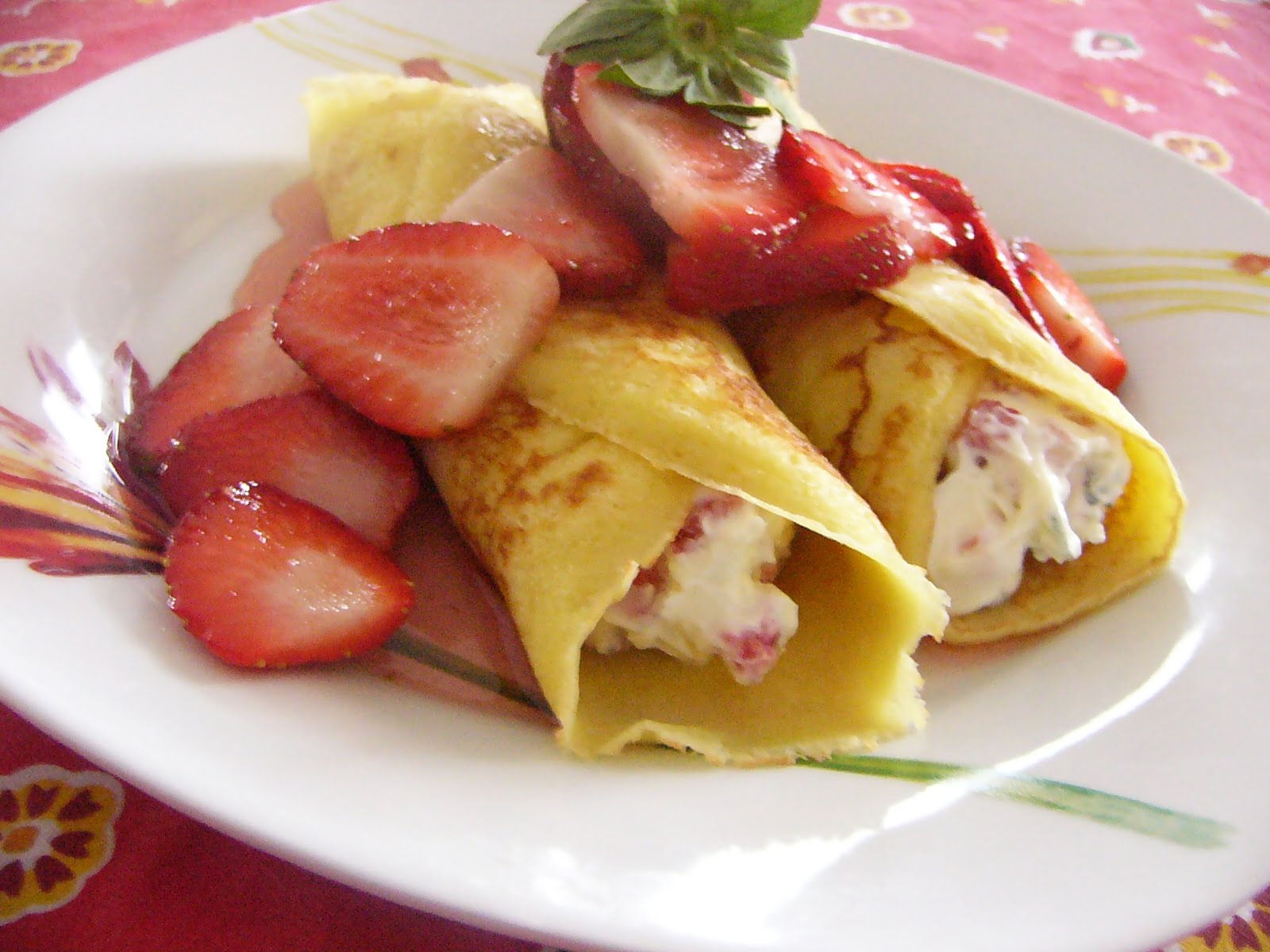 Tomates cerises et Basilic: Crêpes aux fraises et au mascarpone