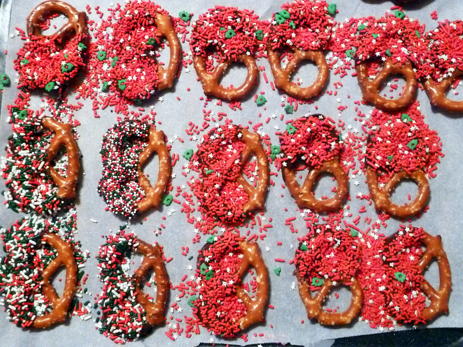 Delicious: Chocolate Covered Pretzels! | The Lovely Sisters
