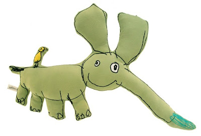 693. Elefánt rajz párnán