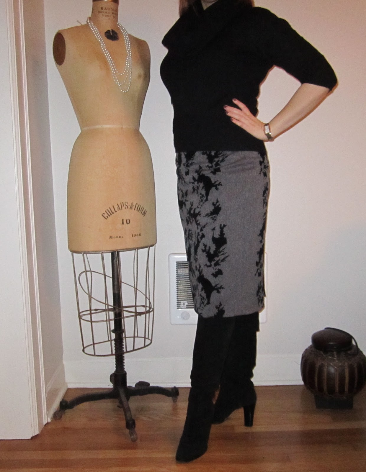 Behind the Scenes at the Circus: Pencil Skirt- Burda 8155- Pattern Review
