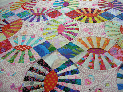 Quiltsalott: Curved piecing part 1
