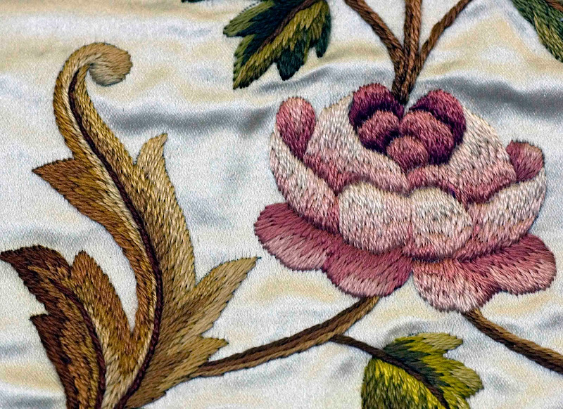 Plays With Needles: French Ecclesiastical Embroidery
