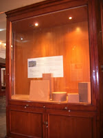 Vitrin dengan kriteria konservasi ~ DUNIA KONSERVASI MUSEUM