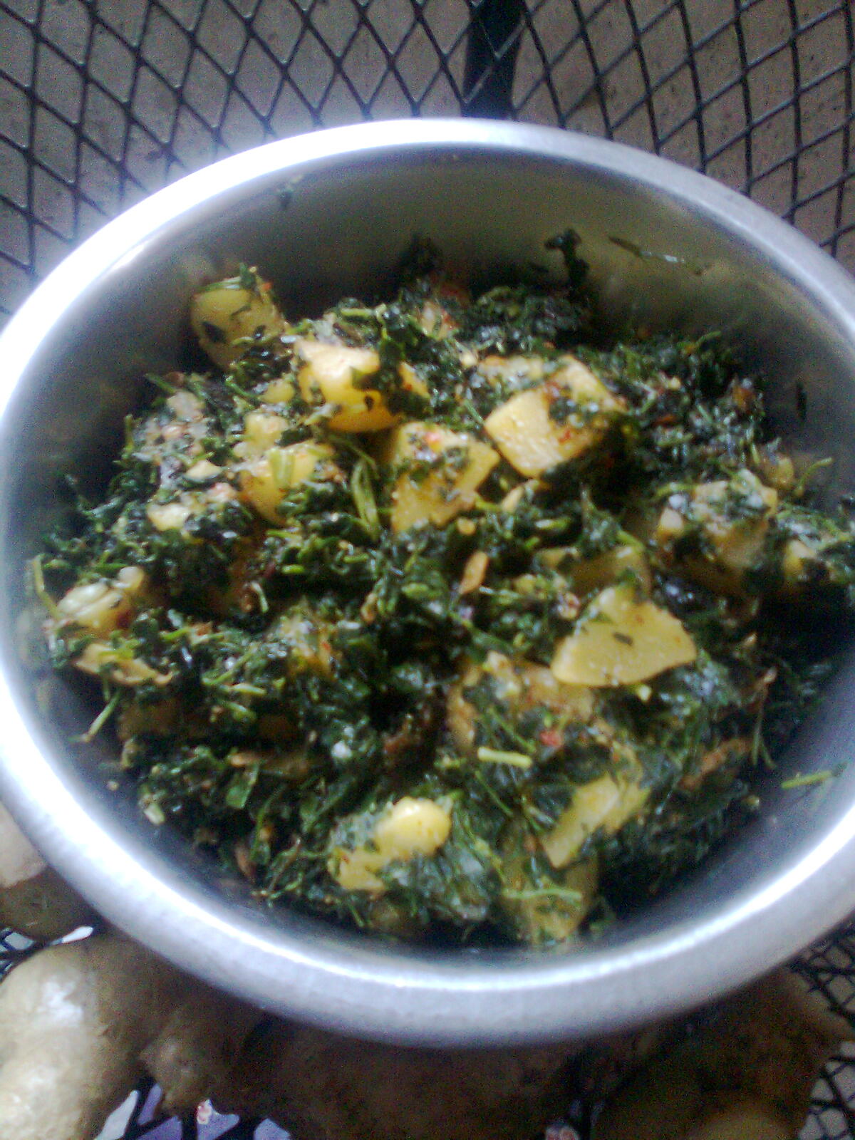 Palate Delights: METHI KA SAAG ( for 4 servings )