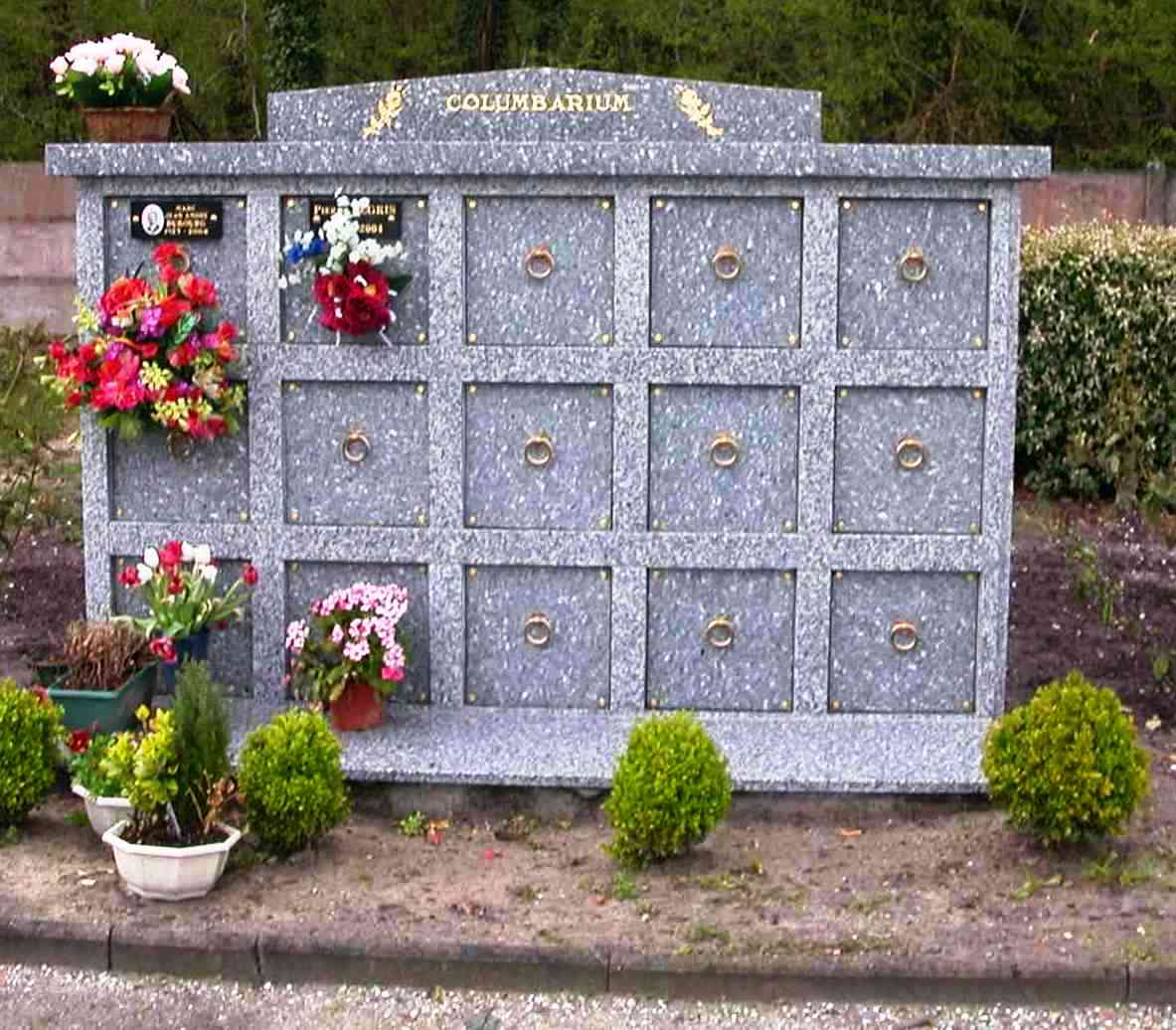 Pour Votre Qualité de Vie: Columbarium, Jardin du souvenir, Colonne du ...