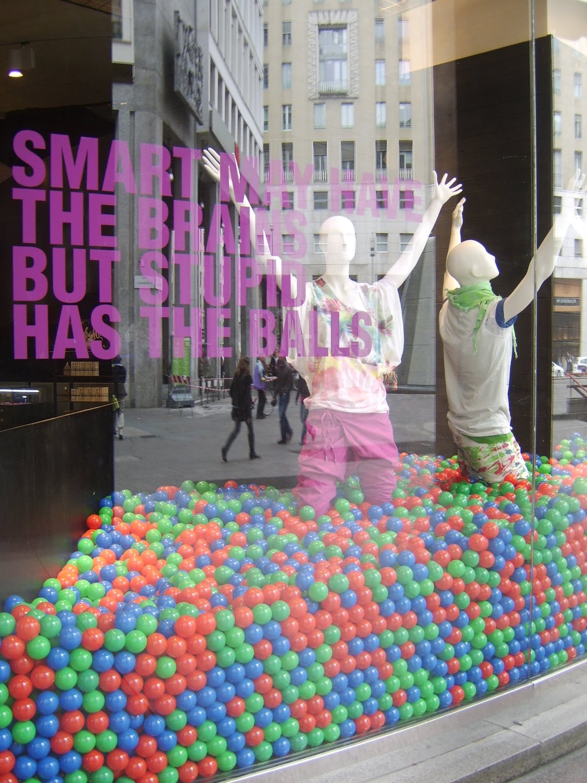 STILISSIMO: MILAN WINDOW DISPLAY- SPRING SUMMER 2010