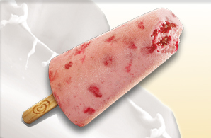 Camila Calvet: lançamento do picolé fruttare de morango..