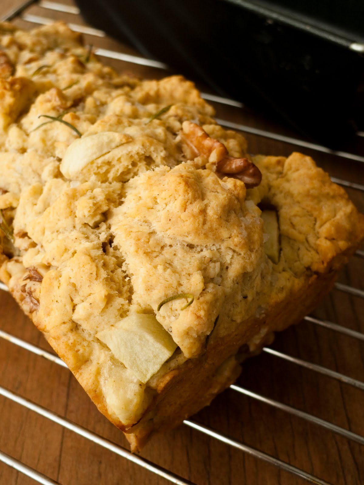 GASTROnomi: Apple walnut goats cheese loaf