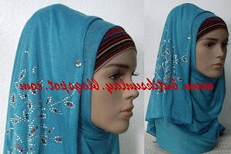 Baitul Khair: Sanggul dalam tudung...bonggol unta?