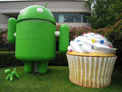 Google launches Cupcake, the update and the statue