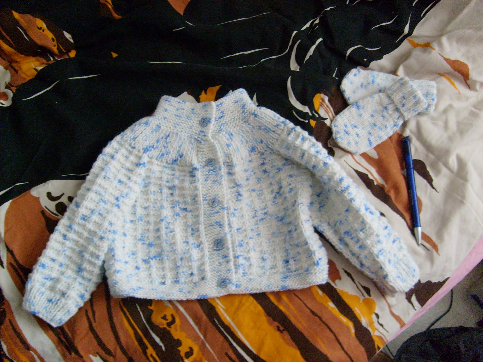 Tips och Trix: Barn kofta med vantar.