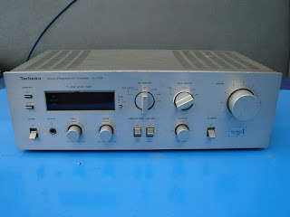 Bazar electronice online: Vand amplificator Technics SU-V2A