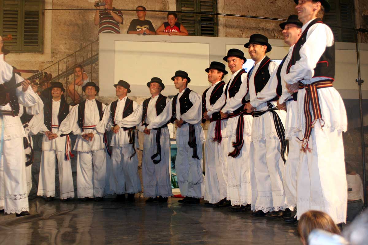 ZVUCI JUGOSLAVIJE - SOUNDS OF YUGOSLAVIA: Folklorni Ansambl LADO ...