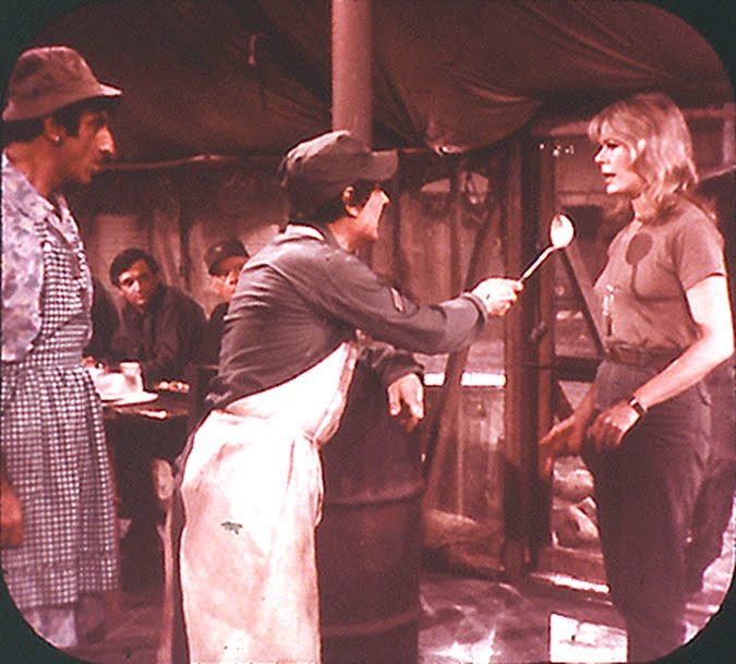 View-Master 3-D Spectacular now in 2-D!: M*A*S*H "Major Topper" - 1978