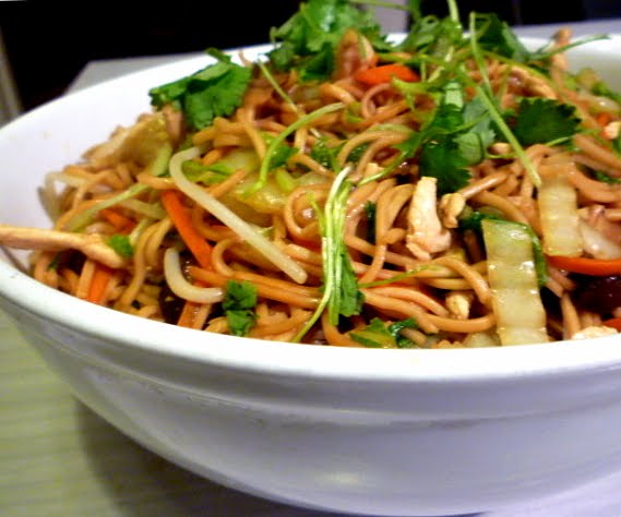 3 hungry tummies: Braised Yi fu Noodles 燜伊府麵