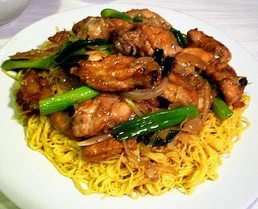 3 hungry tummies: Ginger And Spring Onion Chicken With Egg Noodles 薑蔥雞塊撈麵