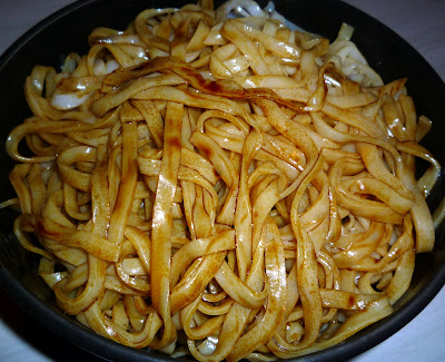 3 hungry tummies: Kuaytiaw Raat Naa Muu ก๋วยเตี๋ยวราดหน้า Stir Fried ...