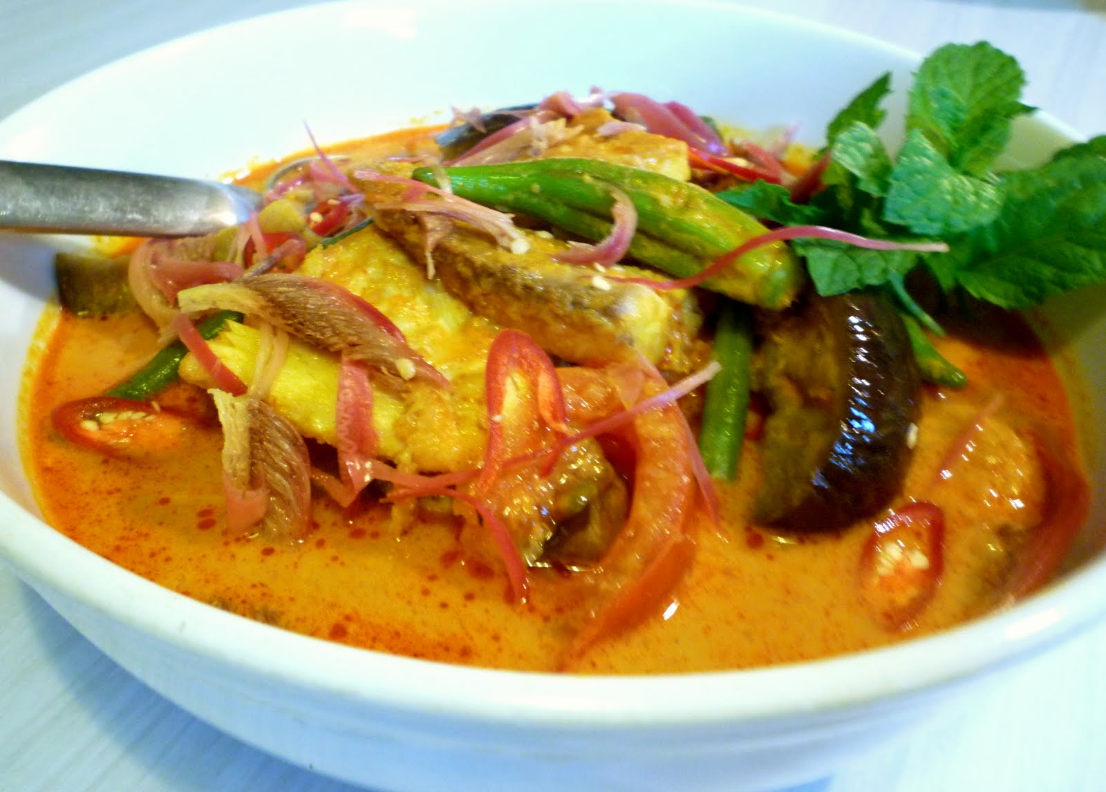 3 hungry tummies: Gulai Ikan 娘惹咖喱魚 Nyonya Fish Curry