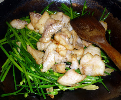Fish with Flowering Chives – The Cookware Review