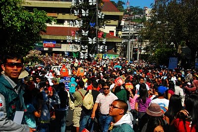 Backpacking Philippines: Baguio's Session Road "In Bloom"