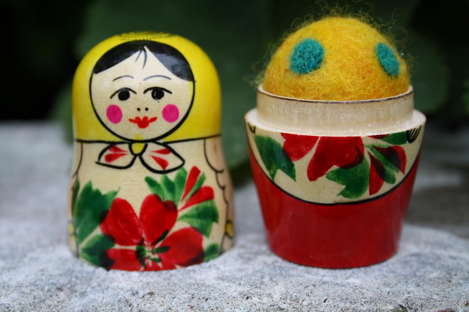 Tyg och otyg.: Leka med dockor.