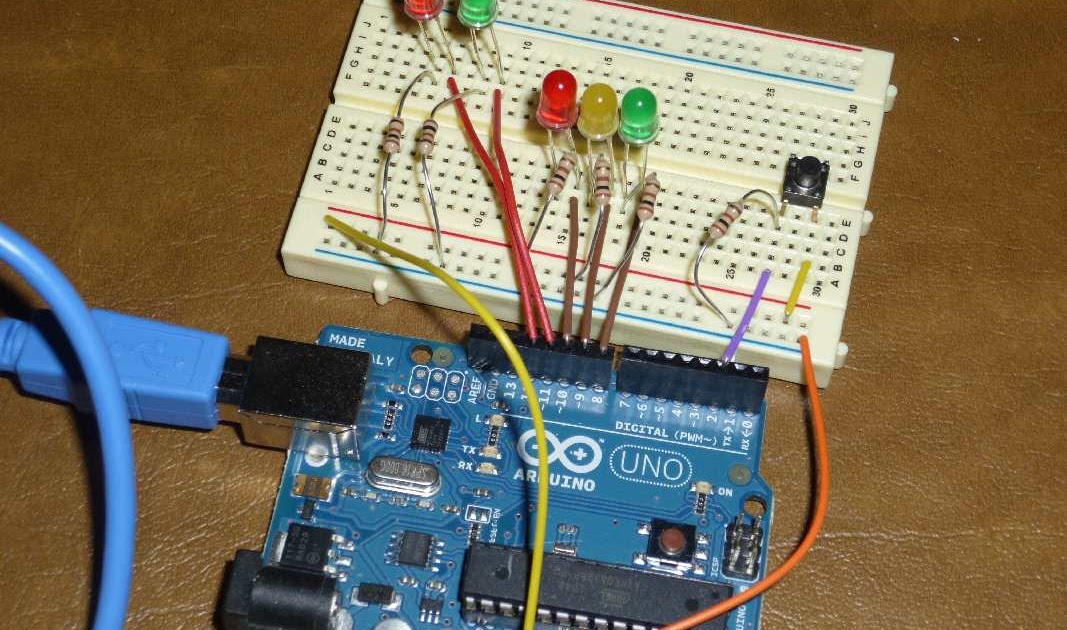 Hands On - Arduino: Project 4 - Interactive Traffic Lights