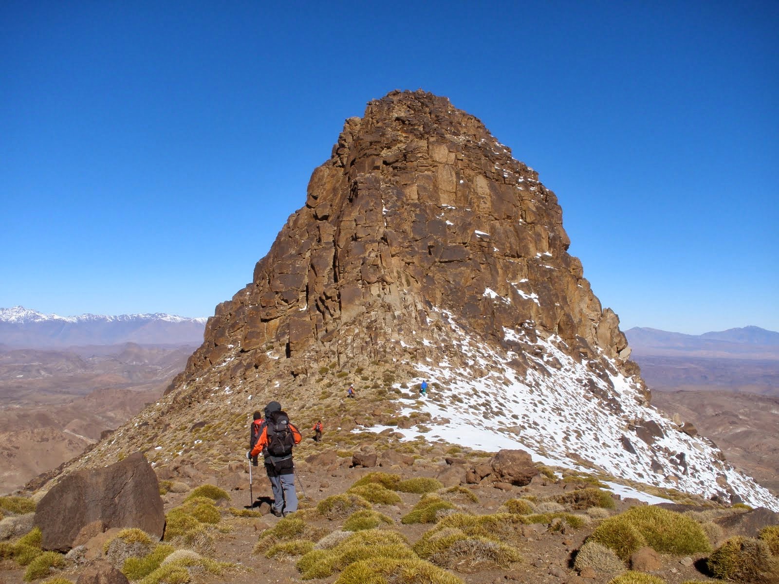 Mountain Mendi: TREK AL VOLCÁN SIRWA EN MARRUECOS