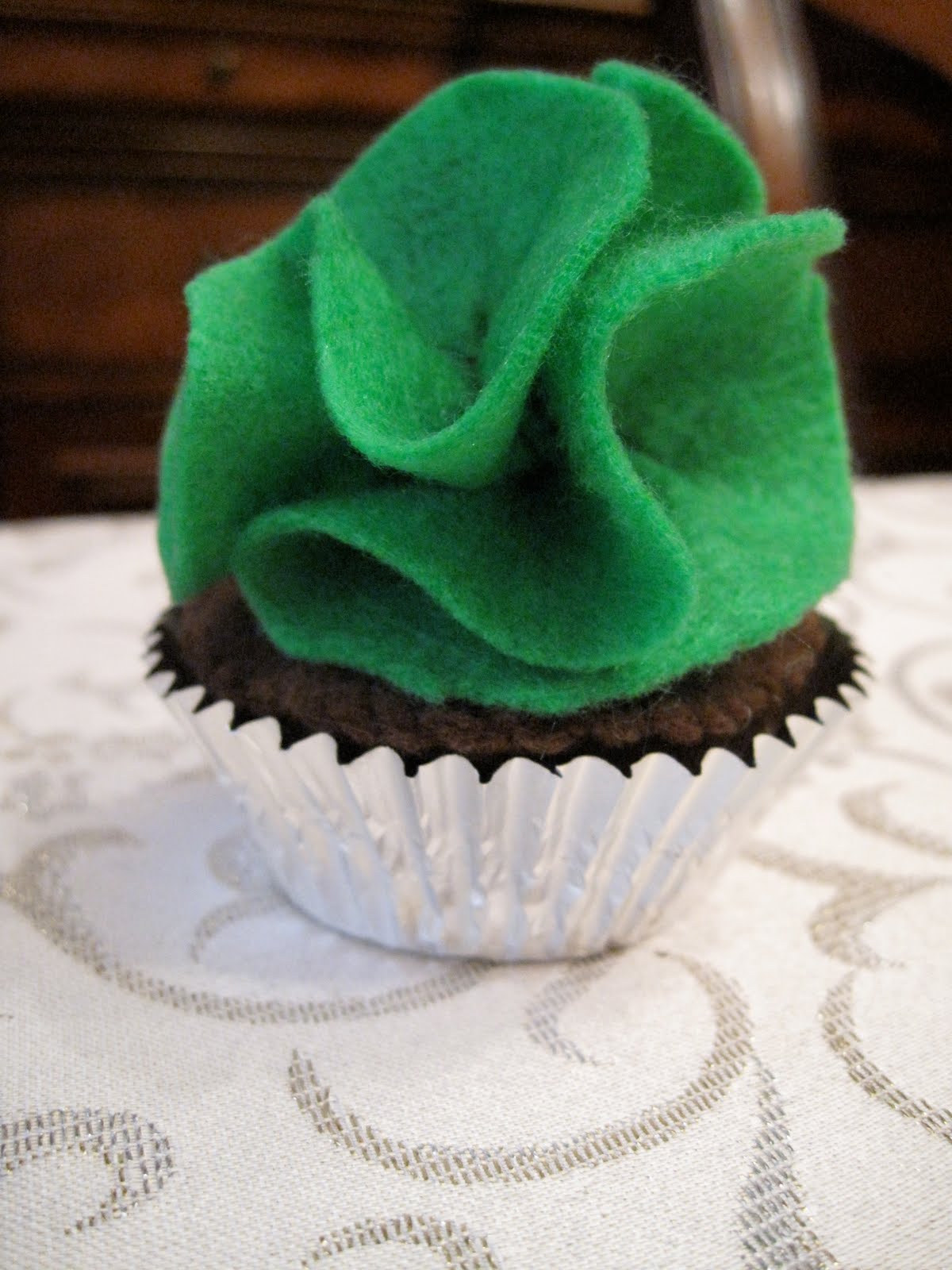 Felt Cupcake and Frosting Tutorial - Smashed Peas & Carrots