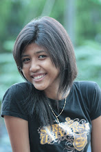 INDONESIE: in traditionele javaanse kleding