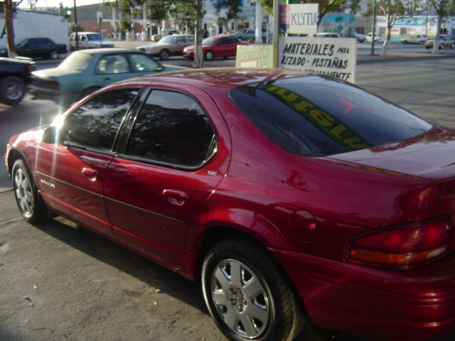 Stratus mopar: Stratus Rojo Infierno pintura de agencia