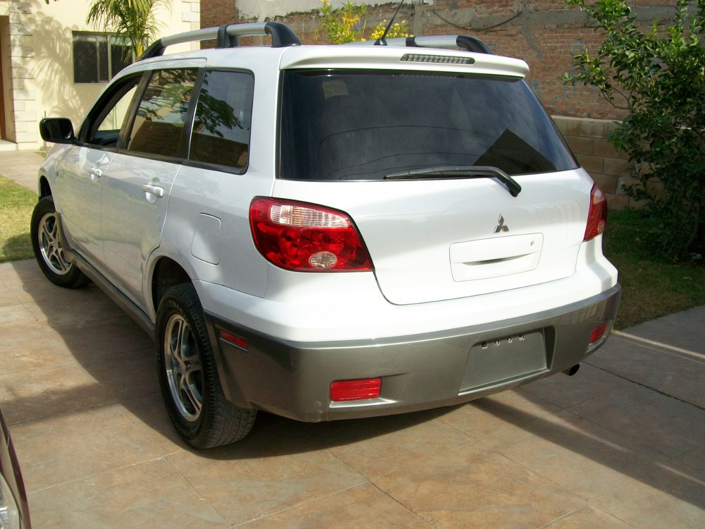 Auto-Fest: Mitsubishi Outlander 2006 seminueva