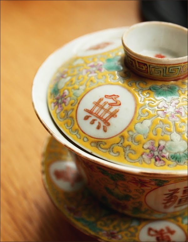 The Tea Gallery: Questions for The Gallery: Topsy Turvy Gaiwans