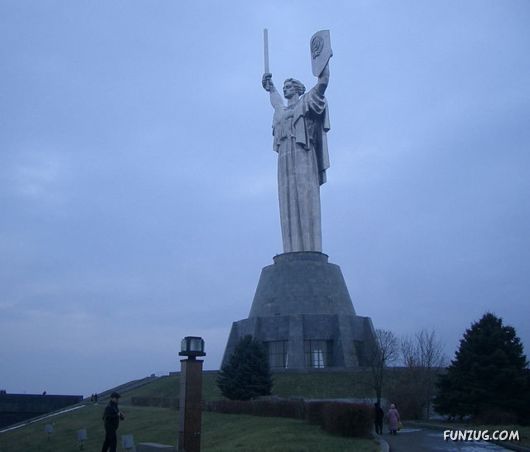 [ Myriad Pictures ]: 10 Highest Monuments of The World