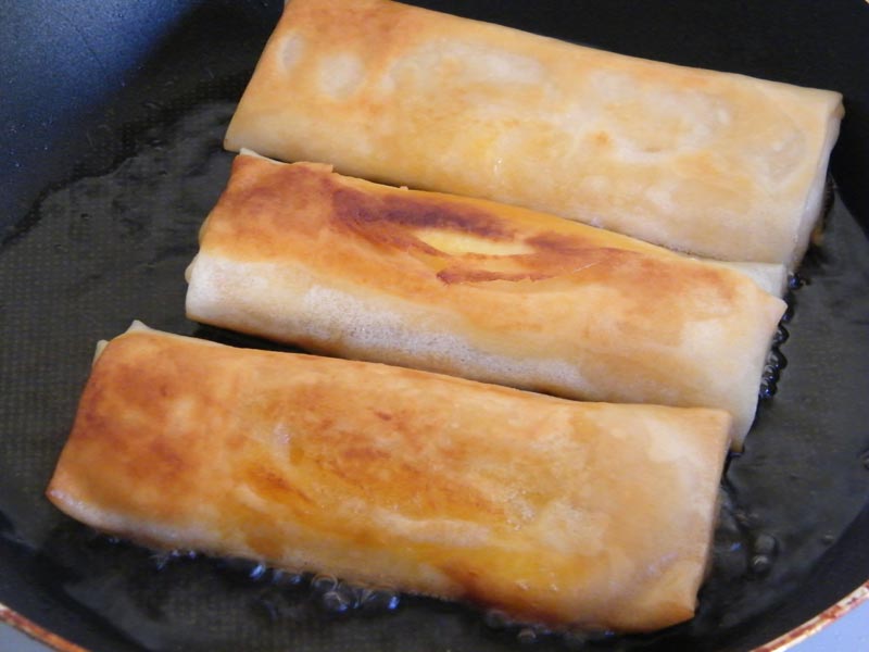 adobongblog: Turon with mango