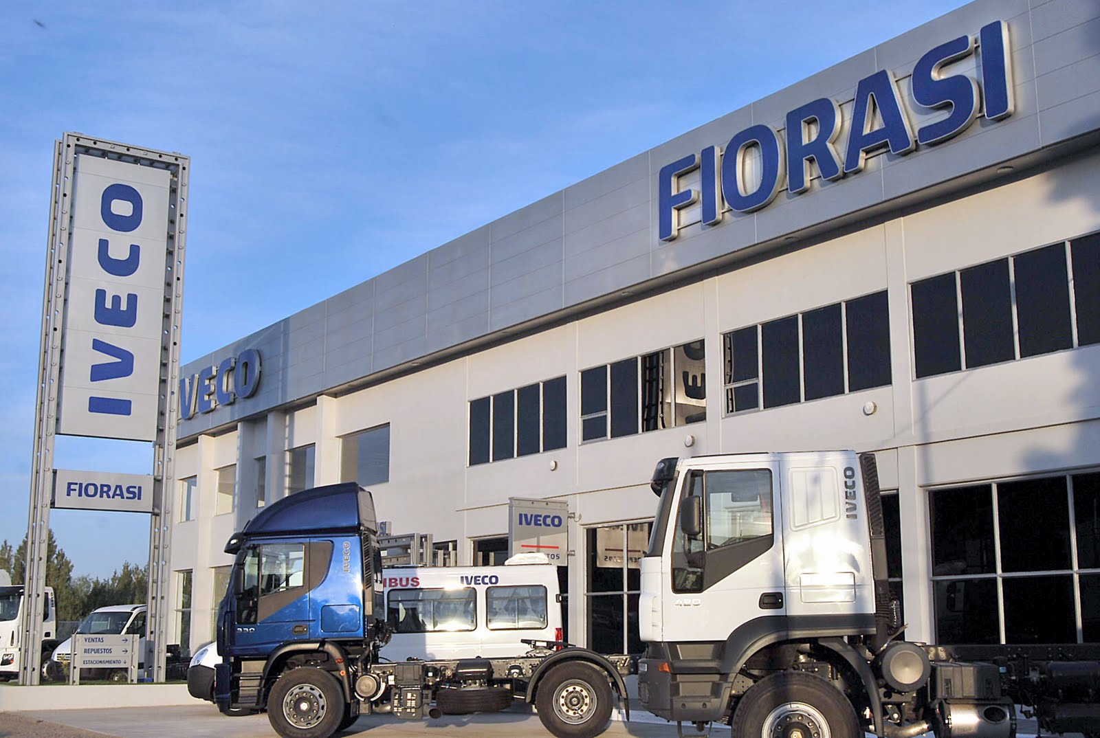 Revista EL REMOLQUE: Nuevo Concesionario IVECO: el Más Grande en la ...