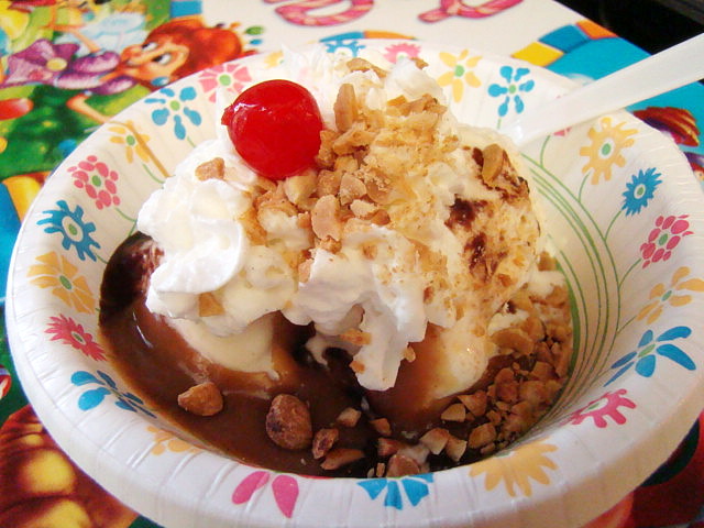 Krista's Kitchen: Ice Cream Sundae Party! Hot Fudge and Peanut Butter ...