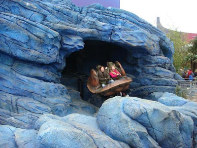 DISNEYLAND PARIS ATTRACTIONS: Crush's Coaster