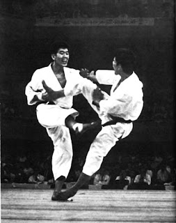 Esprit Bubishi: Arrêt sur image - Ueki Sensei