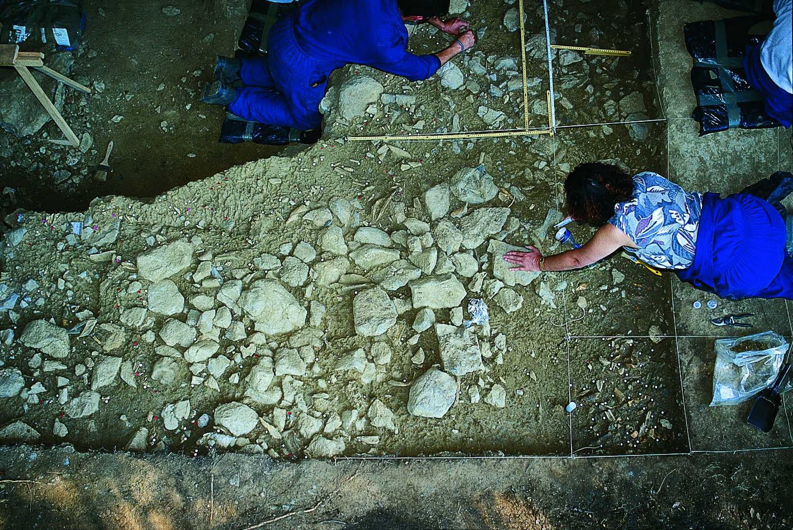 El Neandertal tonto ¡qué timo!: Cómo funciona una excavación ...