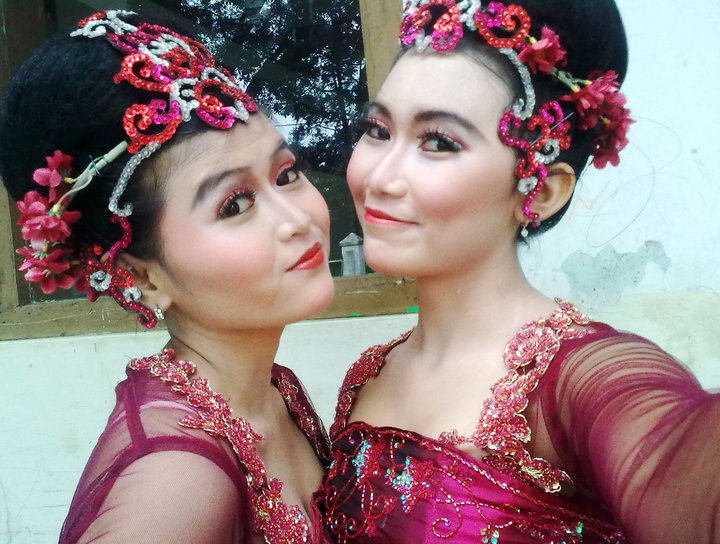 Isti Widyanti------------------: Seni Sunda