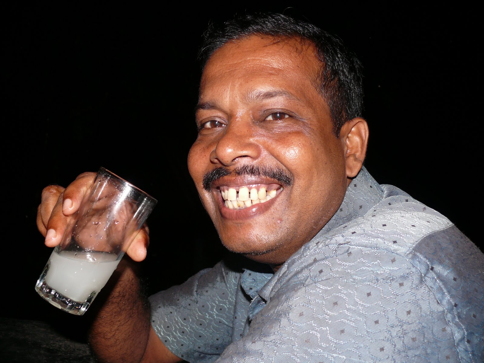 Palm to Palm: "Eda kallu Marinnu aanu" - The best kallu.