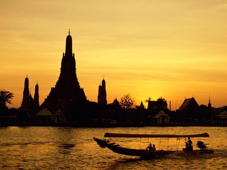 Asian Tourism: Thailand - Location of Thailand and Languages in Thailand.