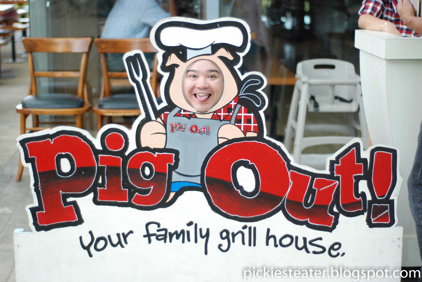 THE PICKIEST EATER IN THE WORLD: WHO LET THE PIG OUT?!