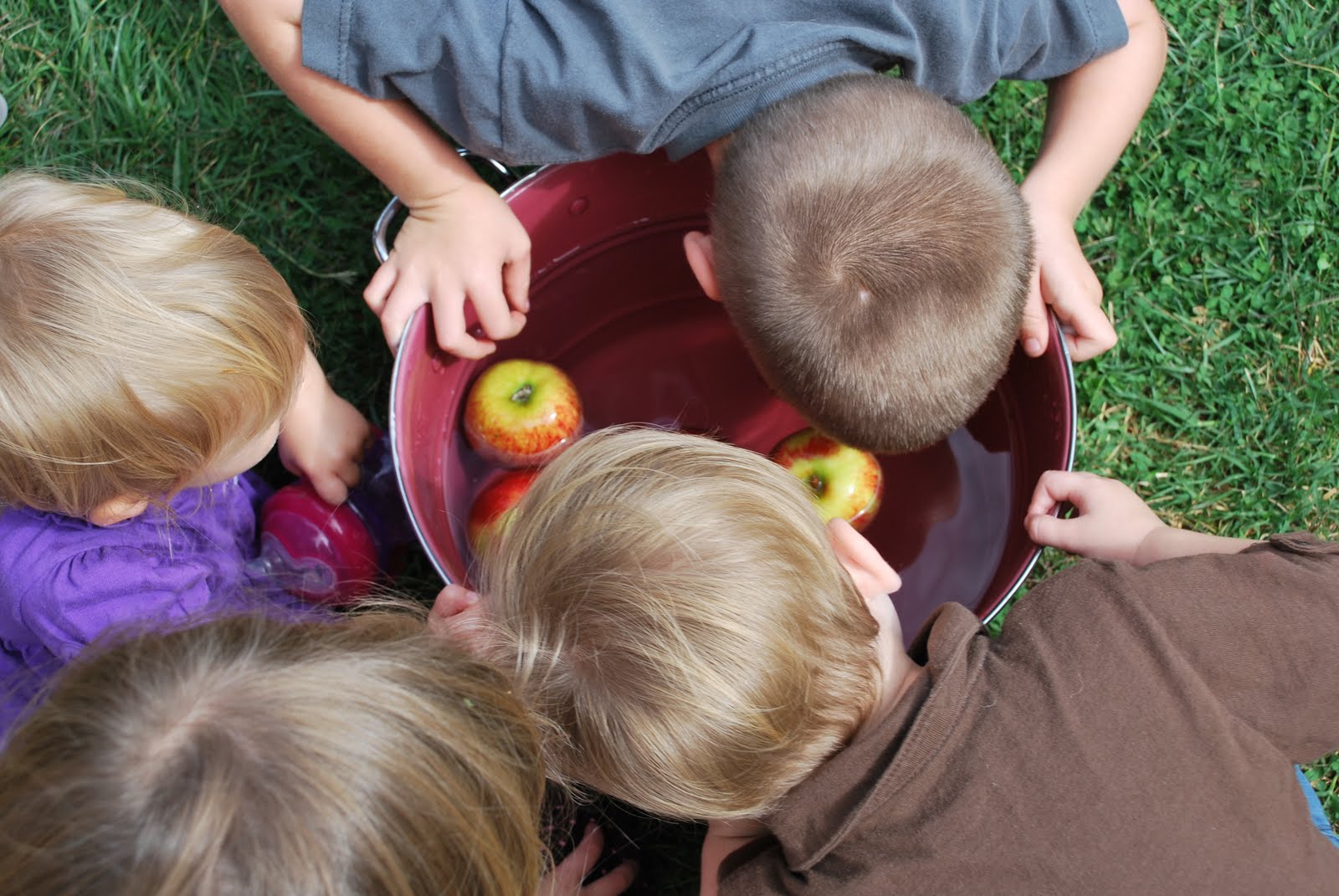 Everyday Carnival: a is for apple - a Preschool Lesson Plan