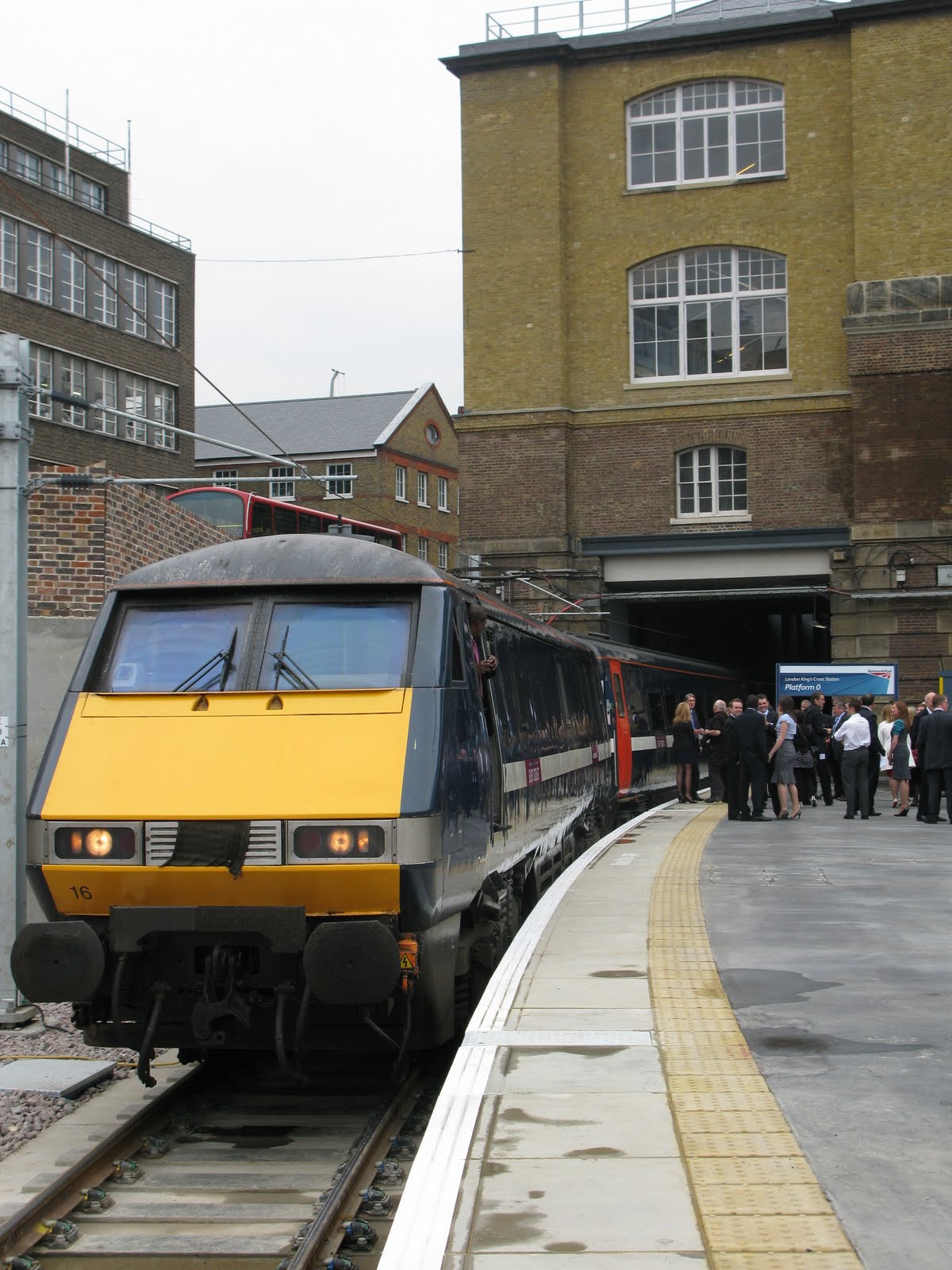 LONDON INTELLIGENCE: Hammond eggs on Platform 0 at King's Cross