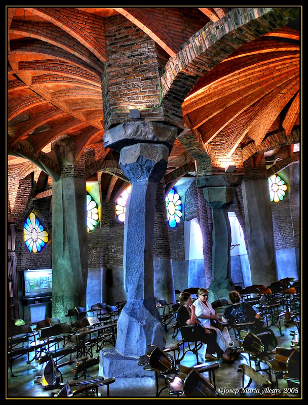 Gaudí: La seva obra: Cripta de la Colònia Güell (1908 - 1916)